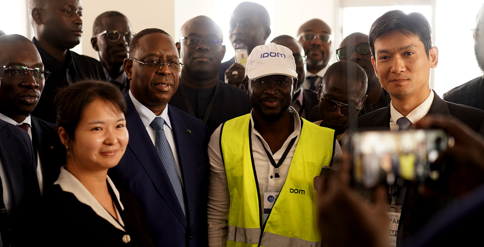 The ex-President of Senegal congratulates IDOM on the Diamniadio ...