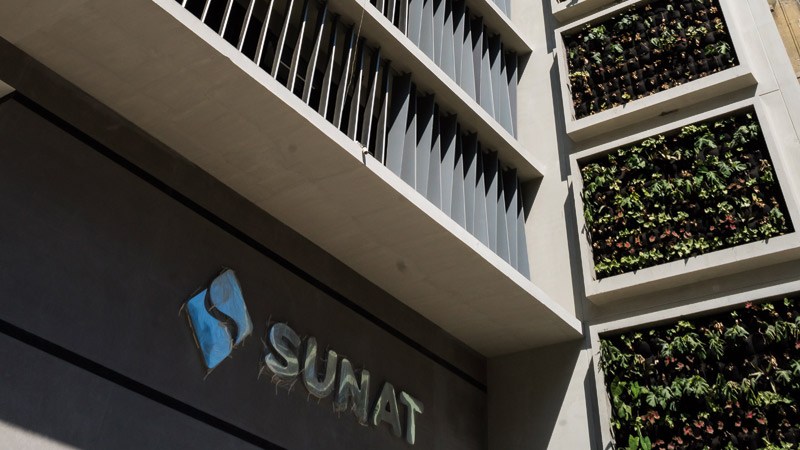 Definition of governance model - IDOM